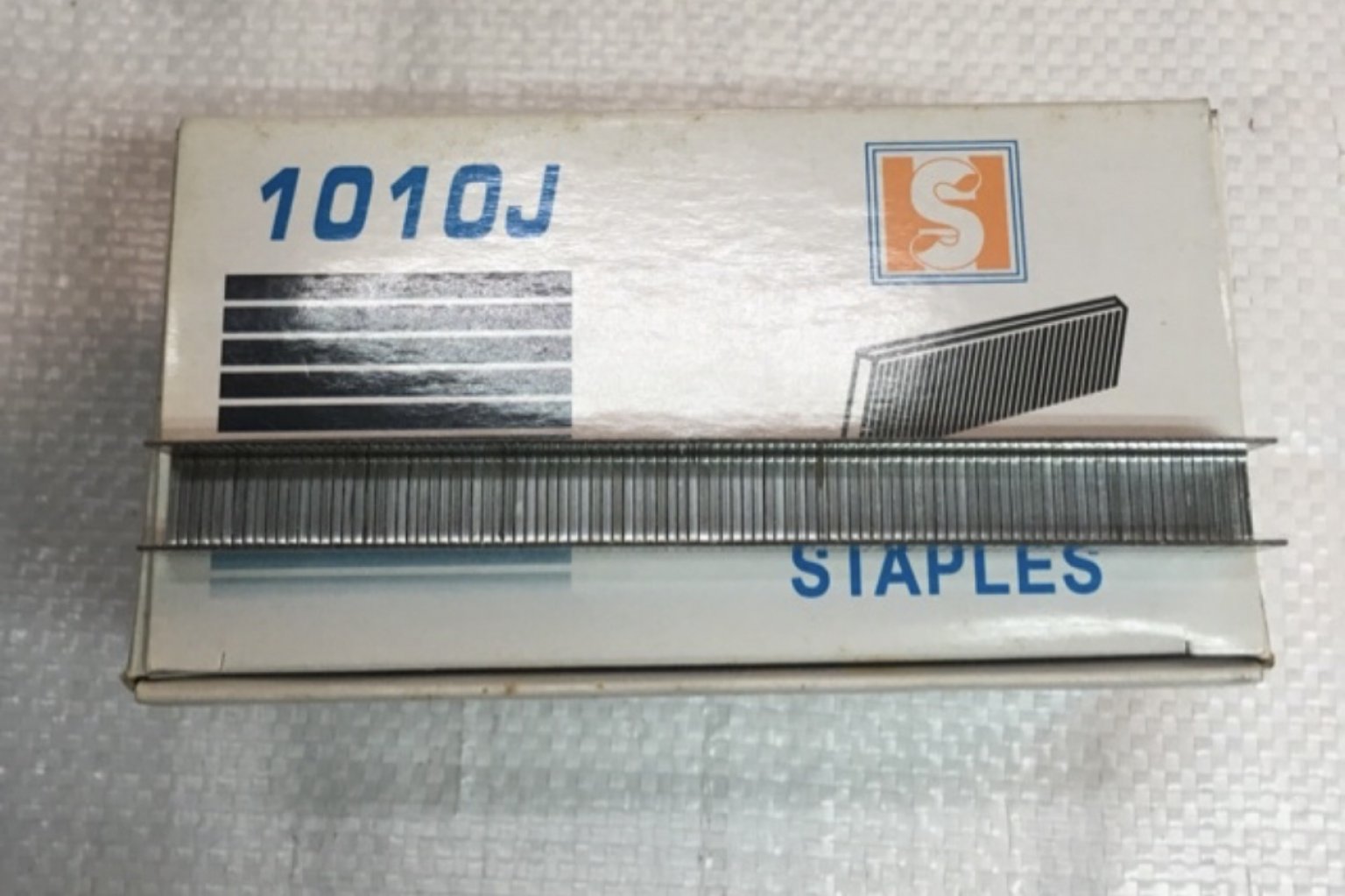 ลูกแม็ก STAPLES J-1010 - บีลีฟซอร์สซิ่ง ตลาดกลางค้าวัสดุก่อสร้าง บ้าน อาคาร